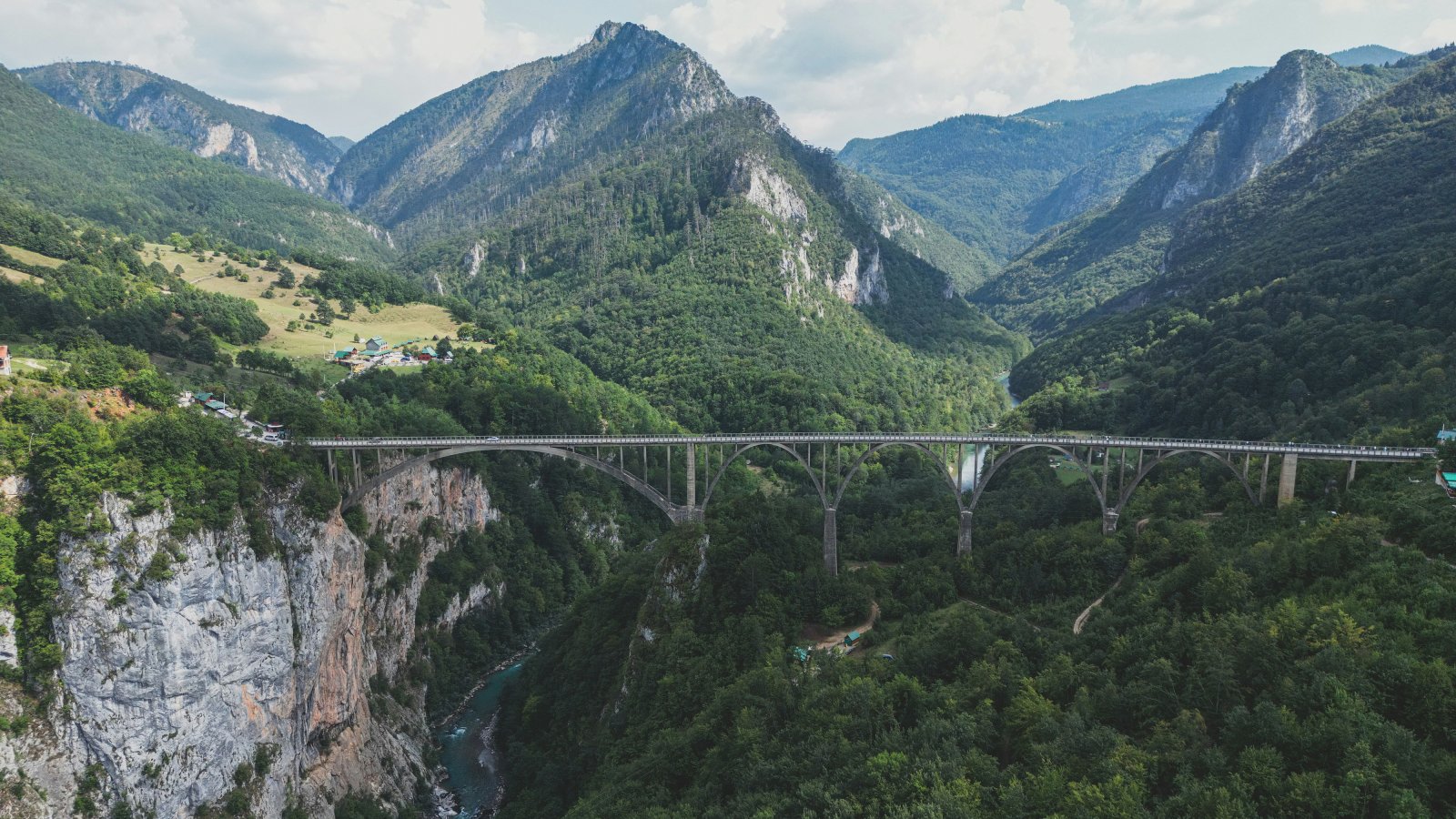 Durmitor Nationalpark – Berge, Seen & Canyons in Montenegro