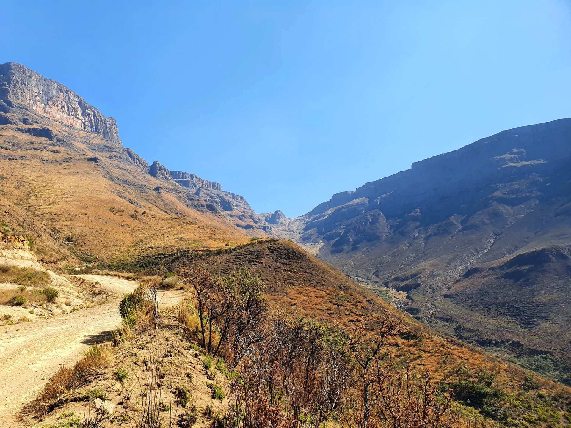Die Drakensbergen – Majestätisches Gebirge in Südafrika